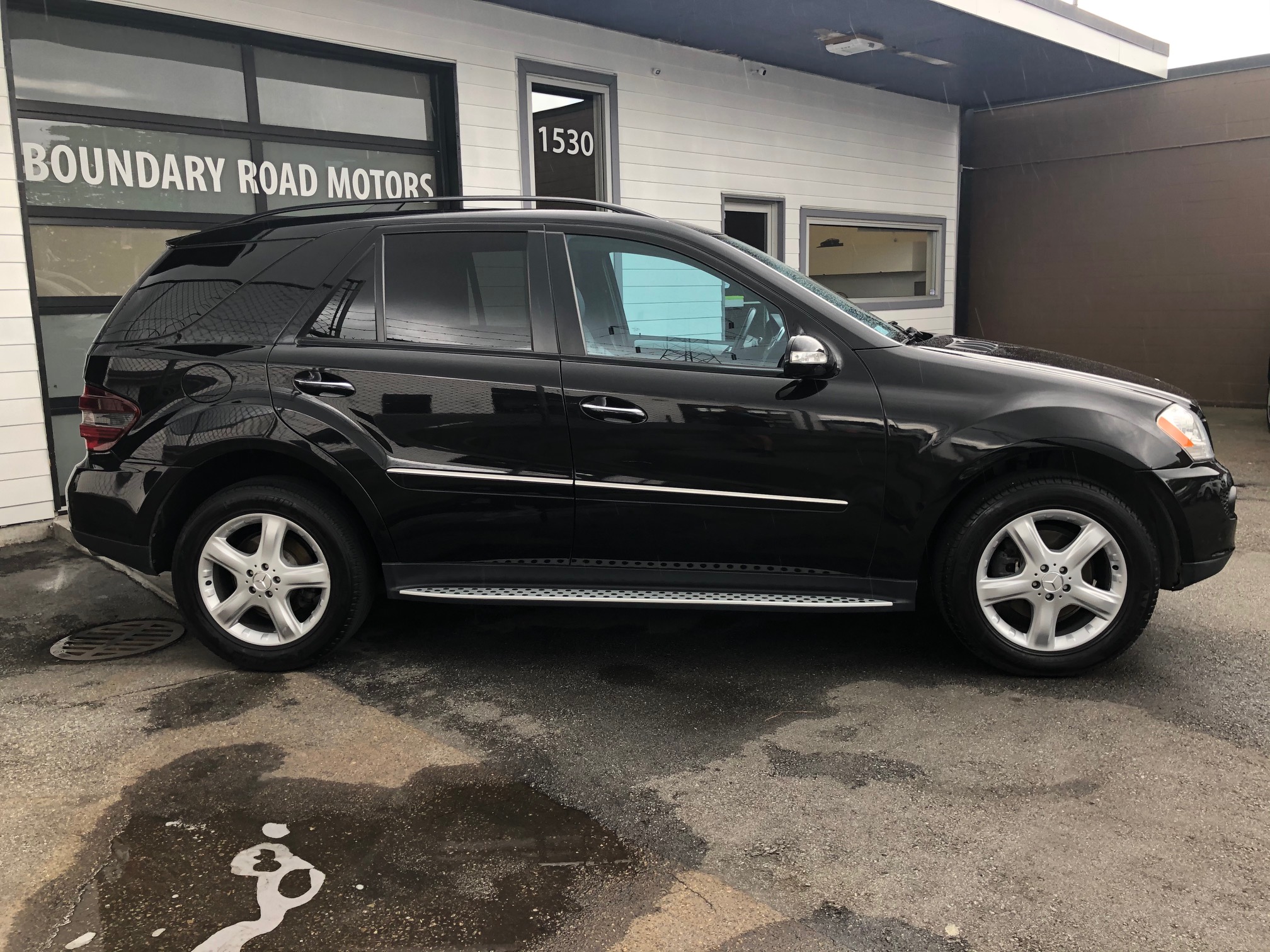 SOLD - 2007 Mercedes-Benz ML350 - Boundary Road Motors